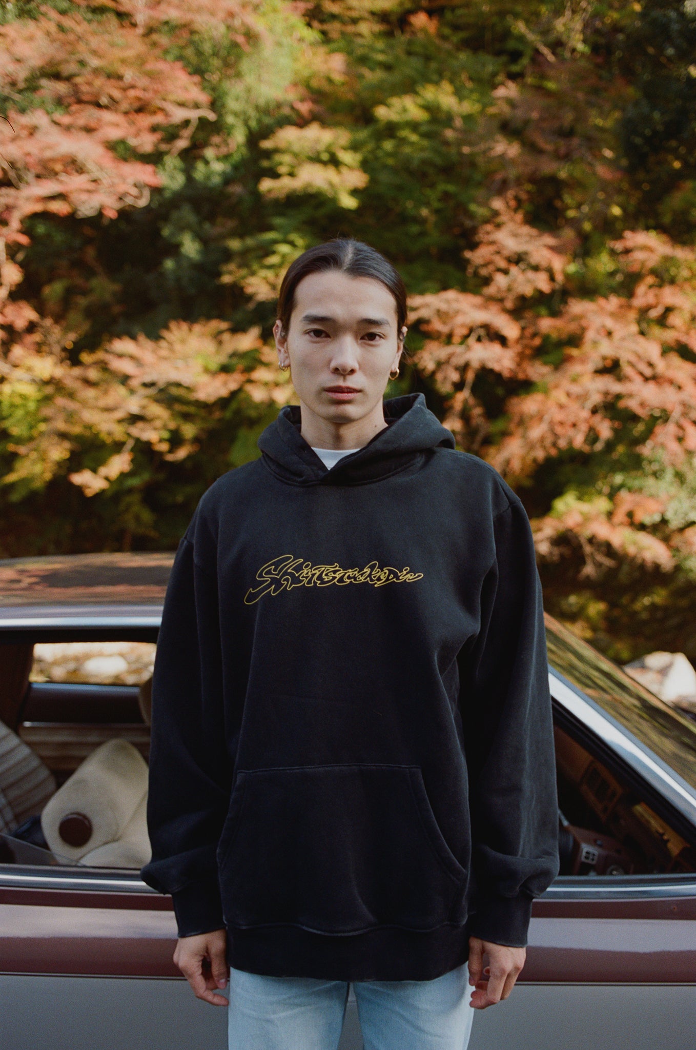 SHIRTSTUCKEDIN 90S CIRCLE HOODIE – shirtstuckedin