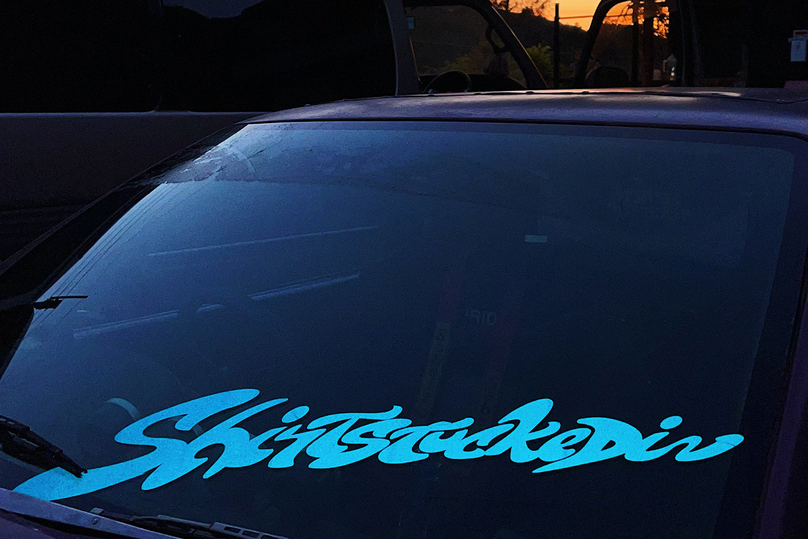 SHIRTSTUCKEDIN NEW LOGO REFLECTIVE BANNER – shirtstuckedin